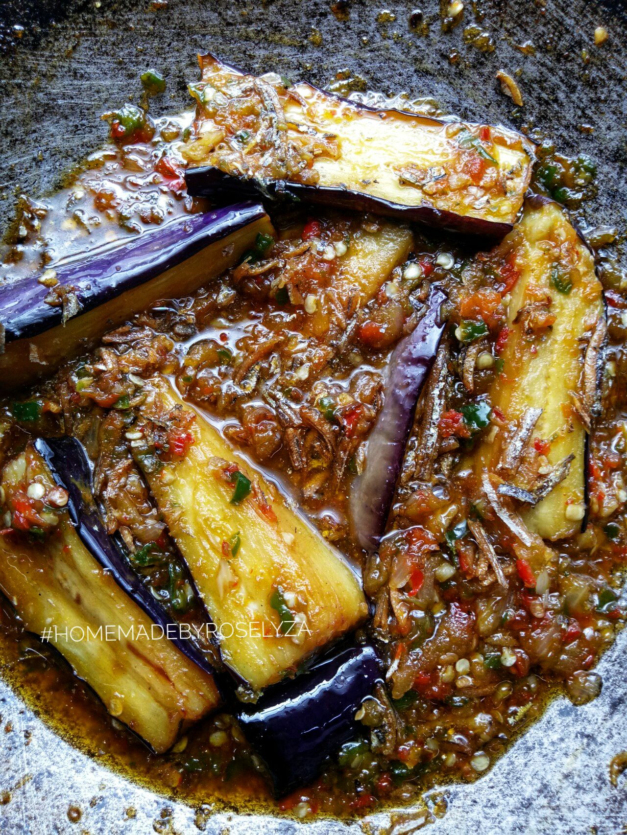 Resepi Terung Goreng Berlada Tabur Ikan Bilis Tumbuk